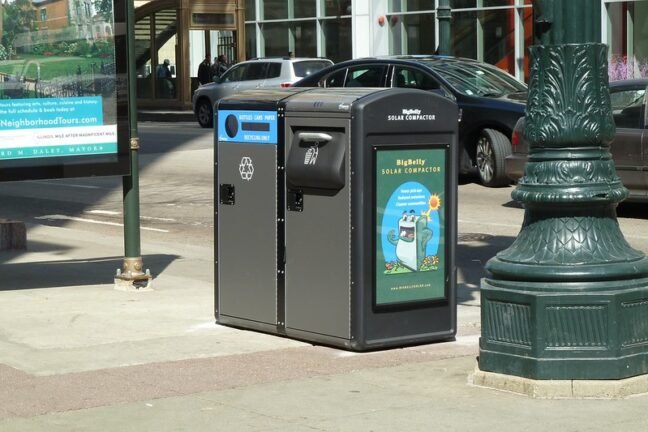 Mengenal Tempat Sampah Pintar (SmartBin) IoT Bertenaga Surya - zonaebt.com
