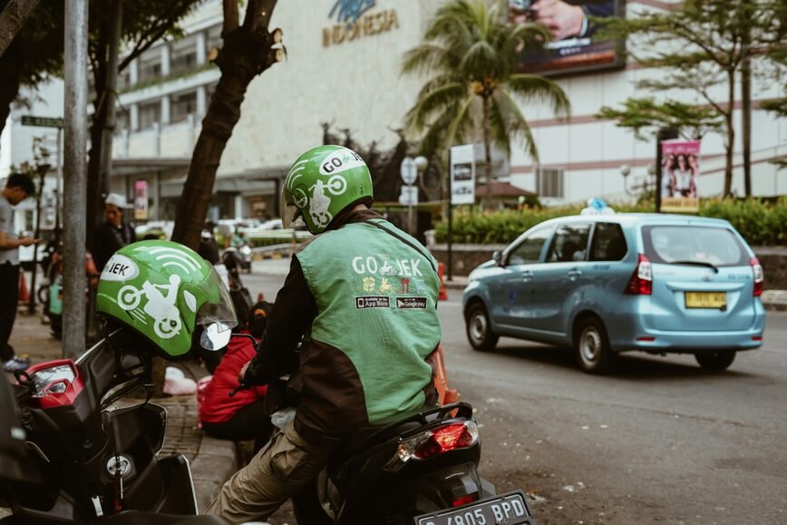 Grab dan Gojek Beralih ke Sepeda Motor Listrik?